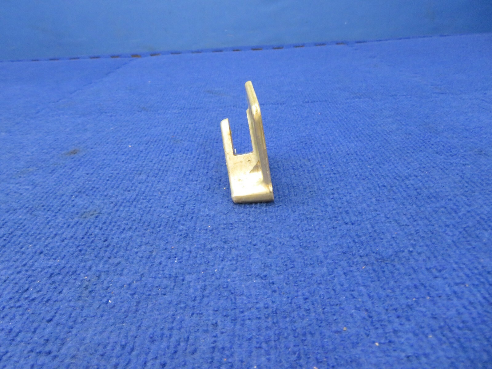 Cessna 310 Retainer RH Truss Drag Brace Assembly P/N 0842105-2 (0422 ...