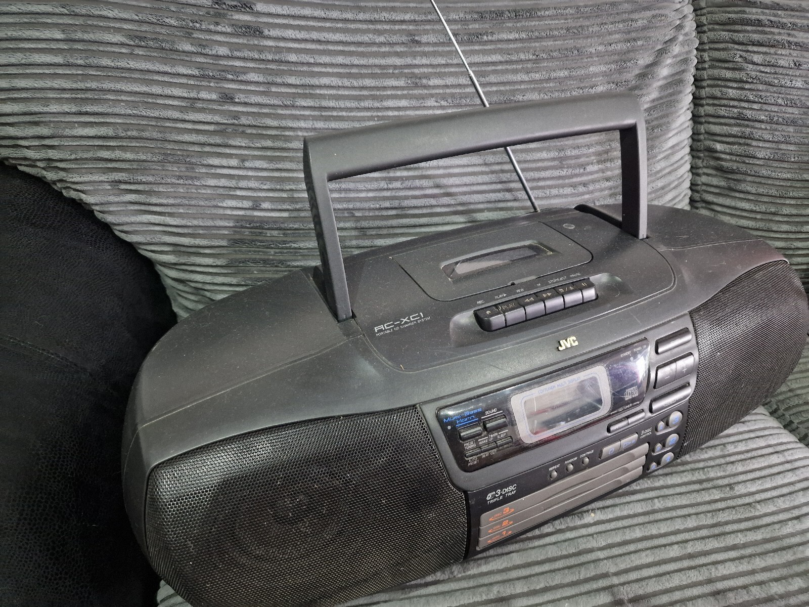 1990's RETRO JVC RC-XC1 BOOMBOX 3.CD TAPE AM/FM STEREO TUNER SPARES OR ...