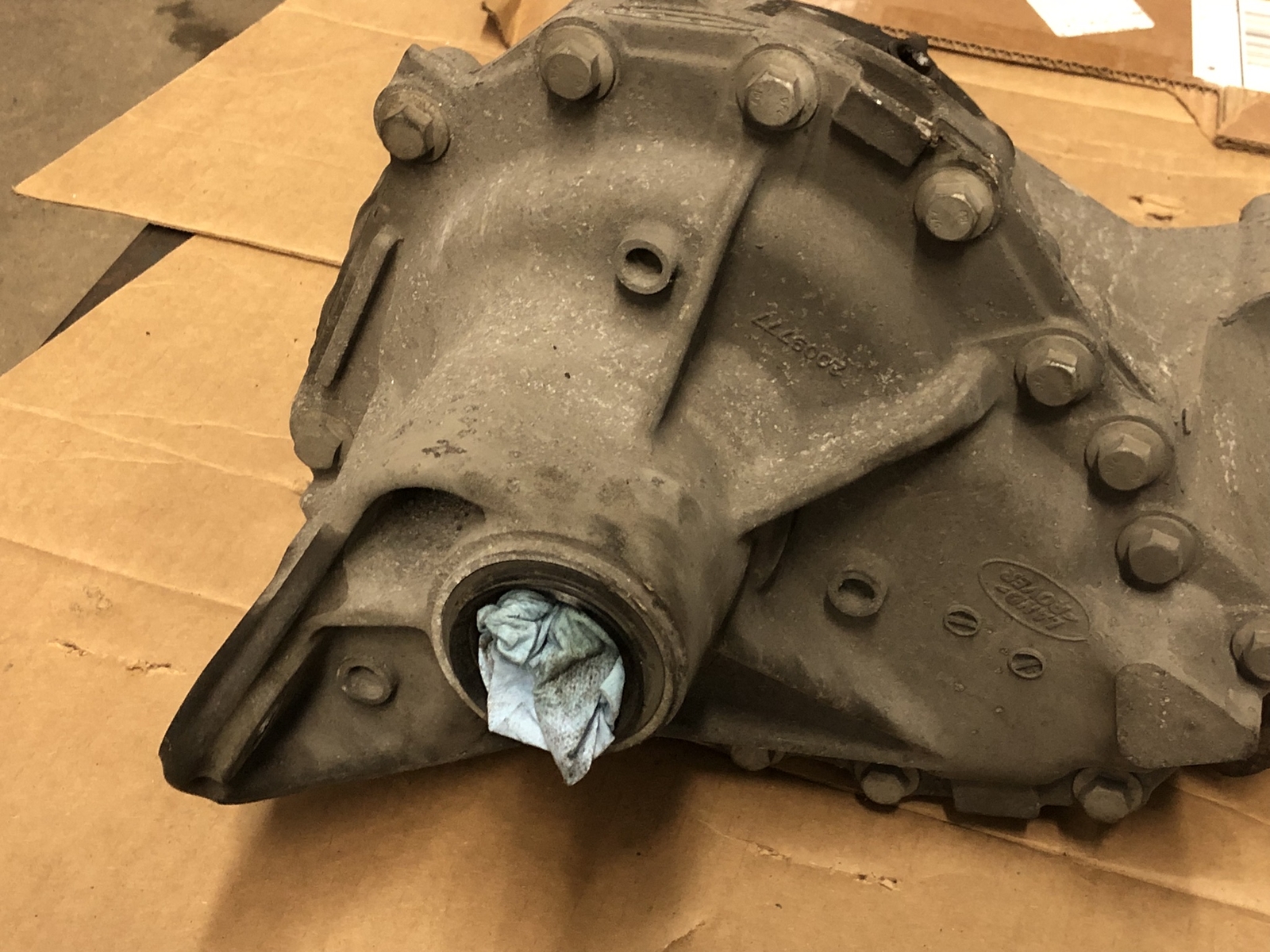 Land+Rover+Lr4+10-13+OEM+Rear+Differential+Carrier+Assembly+Non+Locking ...