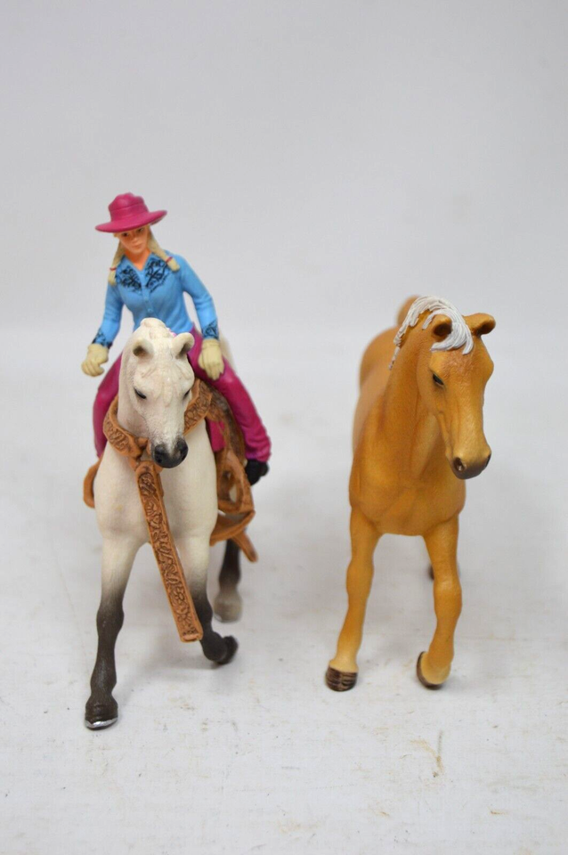 Schleich Farm Barrel Racing With Cowgirl 2-Horse and 3-Barrel Playset ...