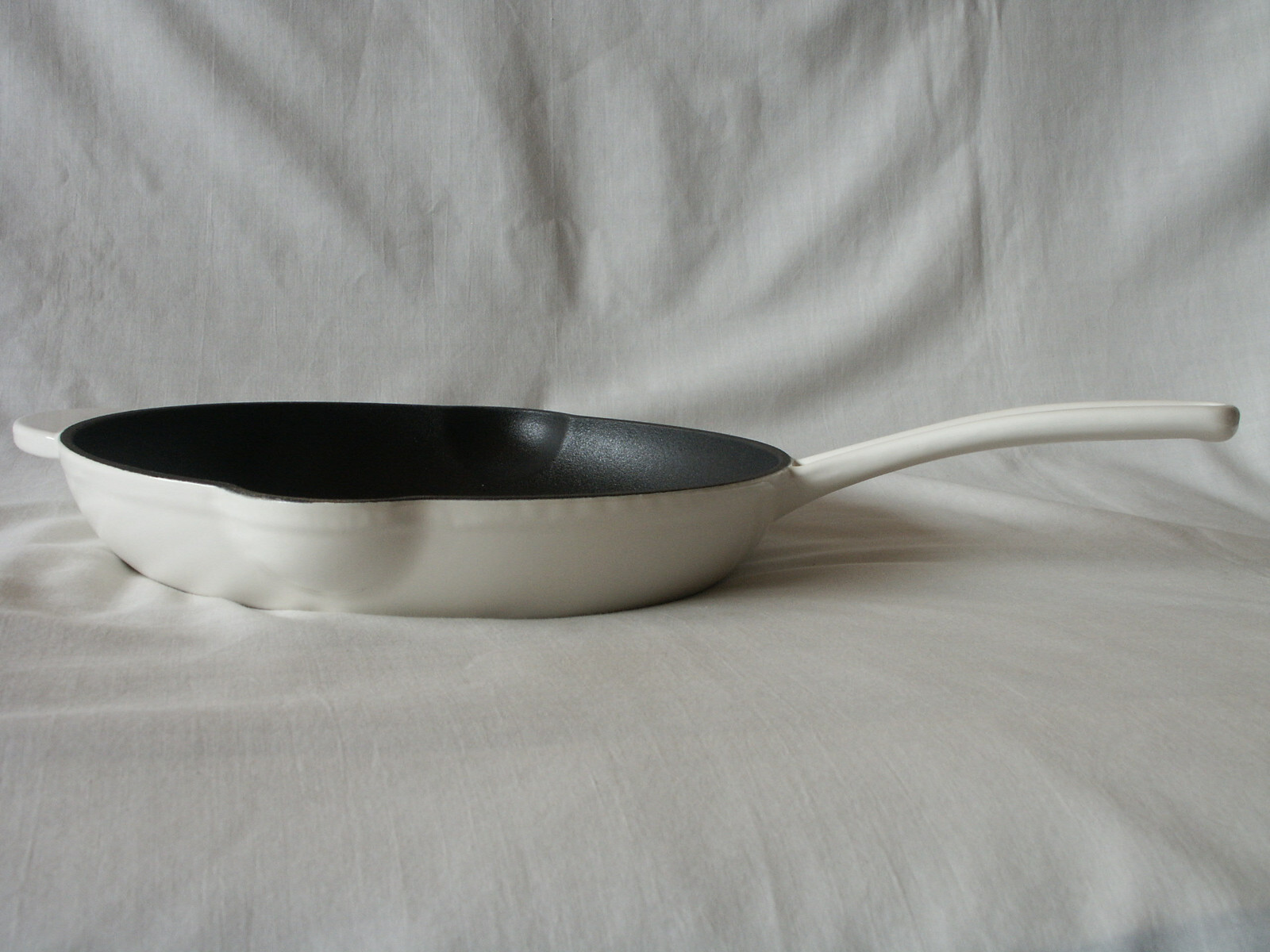 Inspired Home Bel Fer 10.25” Skillet White Enamel Cast Iron Limited New ...