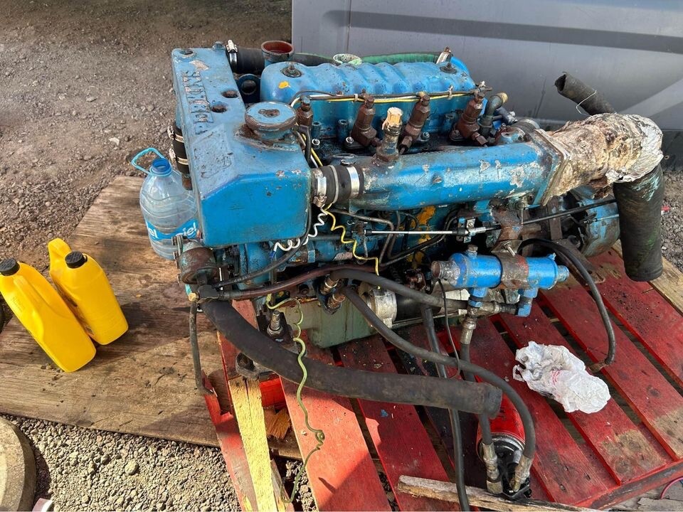Perkins 4-107 4107, Marine Diesel Engine 42 HP with Transmission - Runs ...