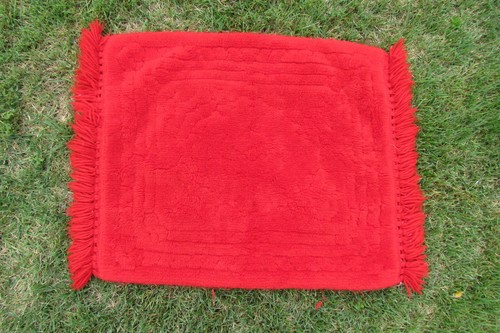 Red Throw Rug Vintage 1960s 1970s Bath Decor Film TV Prop Plush Pile 29 ...