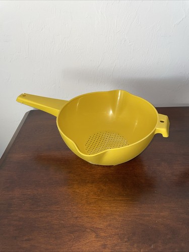 Vintage TUPPERWARE 1523 Ok Large 2 Qt. Yellow Colander Strainer | eBay