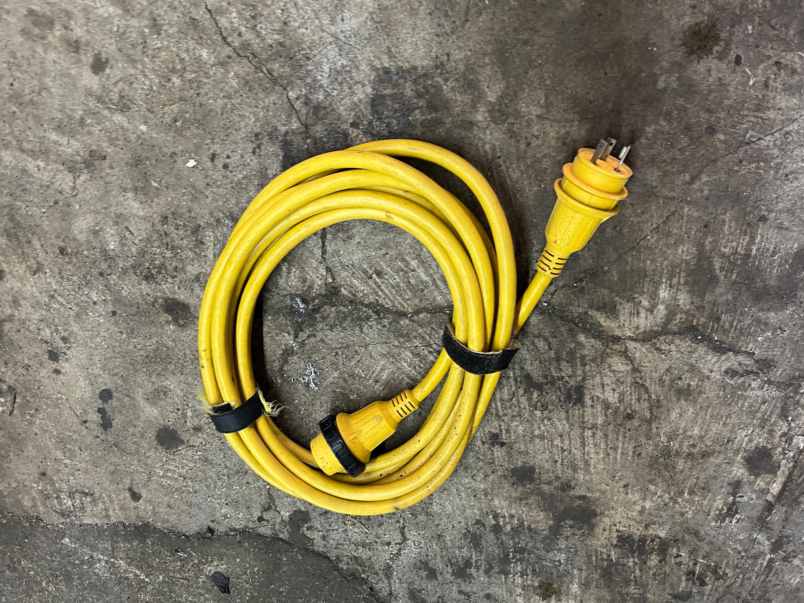 Marinco Shore power 30A 125V 30ft Molded Power Cord Yellow | eBay
