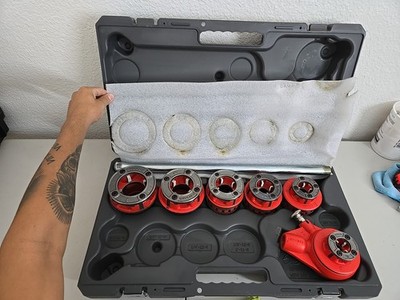 RIDGID 12-R Manual Exposed Ratchet Pipe Threader Set (1/2" - 2" NPT) 6 ...