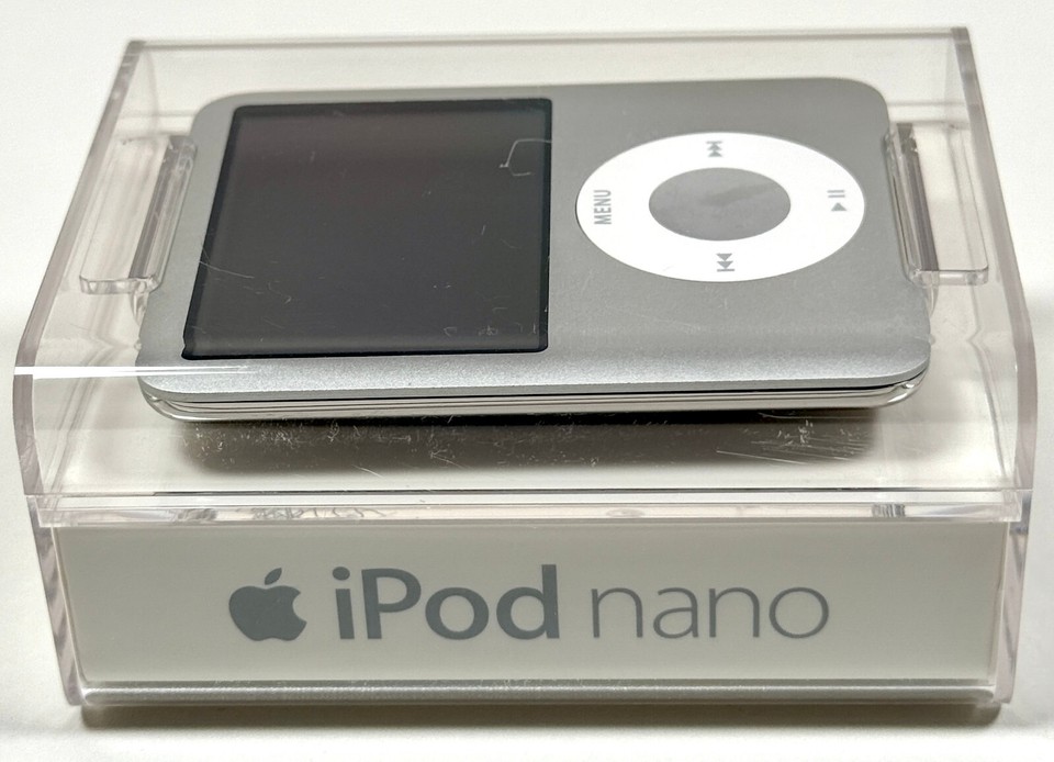 Apple iPod nano 3rd Generation 8GB Silver PA980LL/A A1236 *Engraved ...