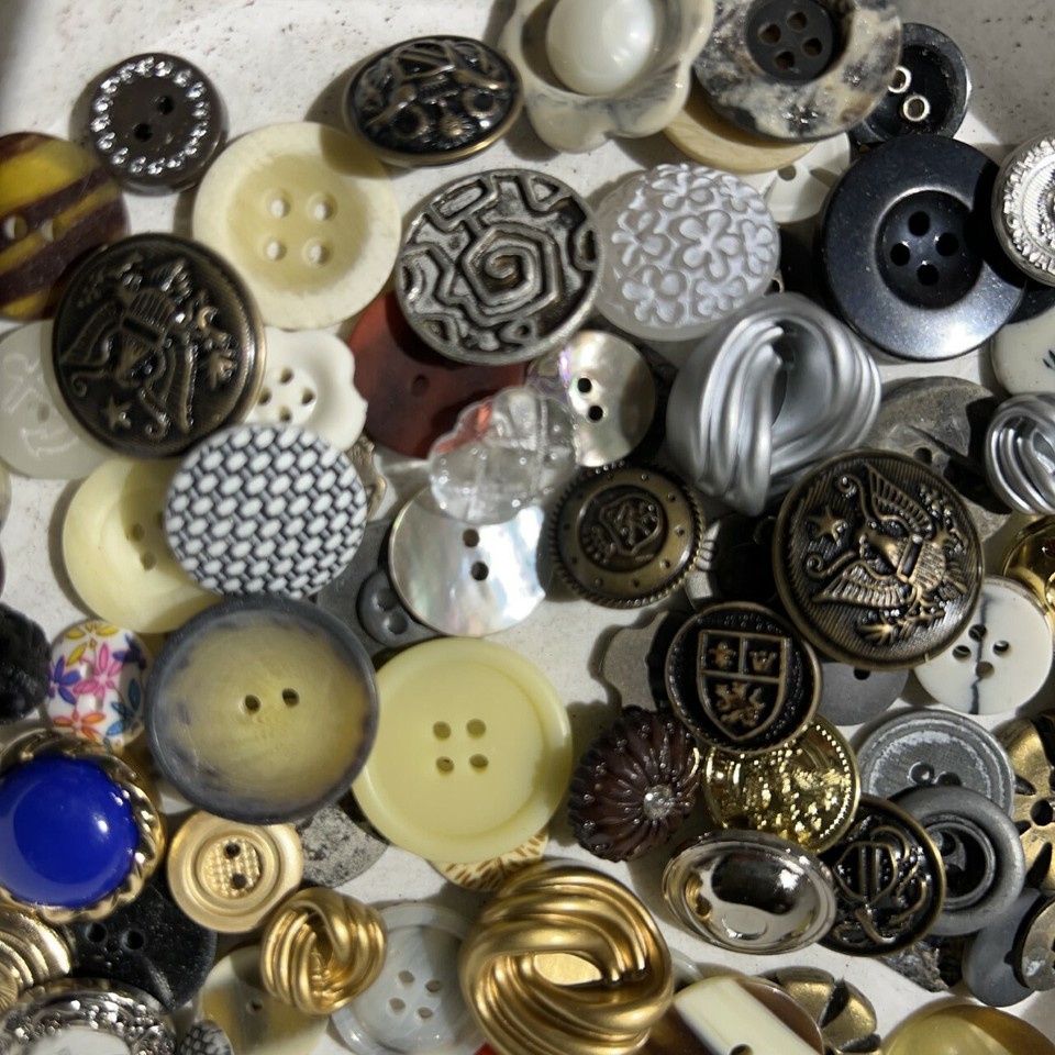 RARE LOT! 250 pc MIXED LOT of OLD-VINTAGE & NEW Buttons ALL TYPES ...