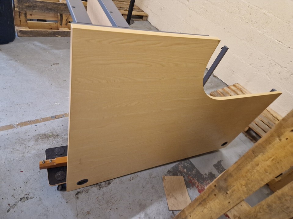 4 x Curved/L Shaped Office Desk - steel frame | eBay UK