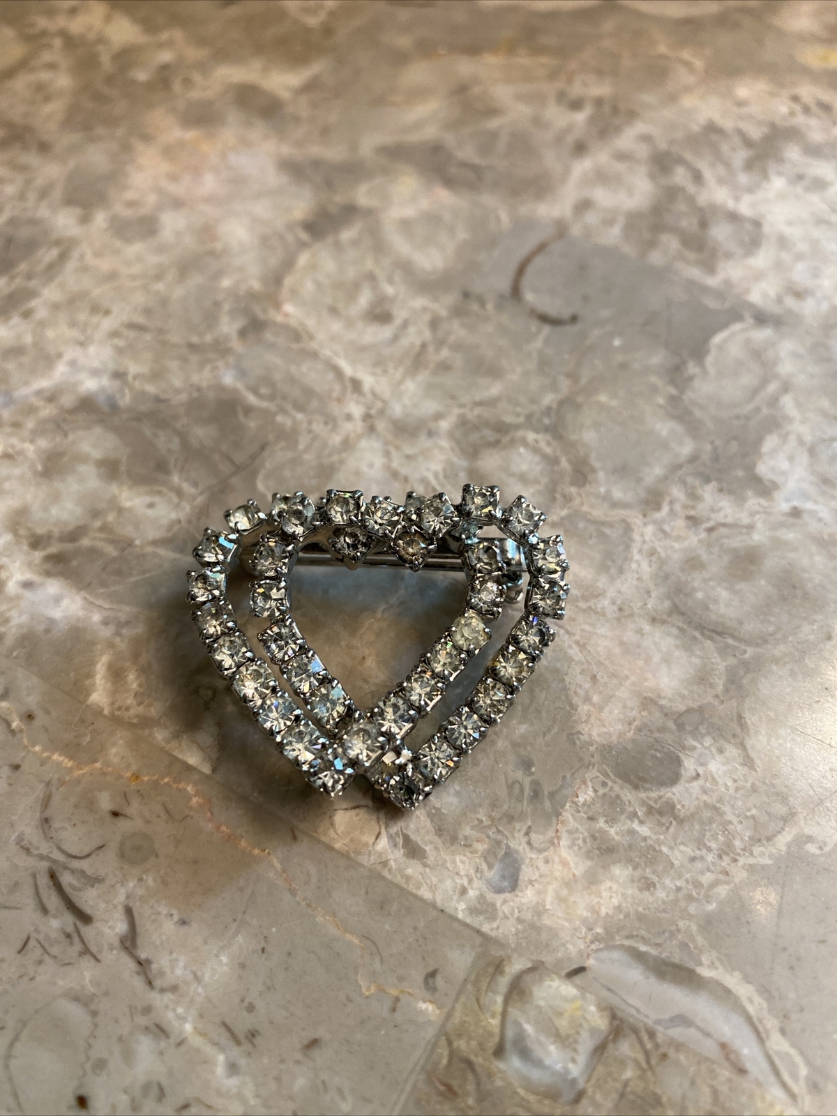 vintage 1940s double heart rhinestone Brooch and Silv… - Gem