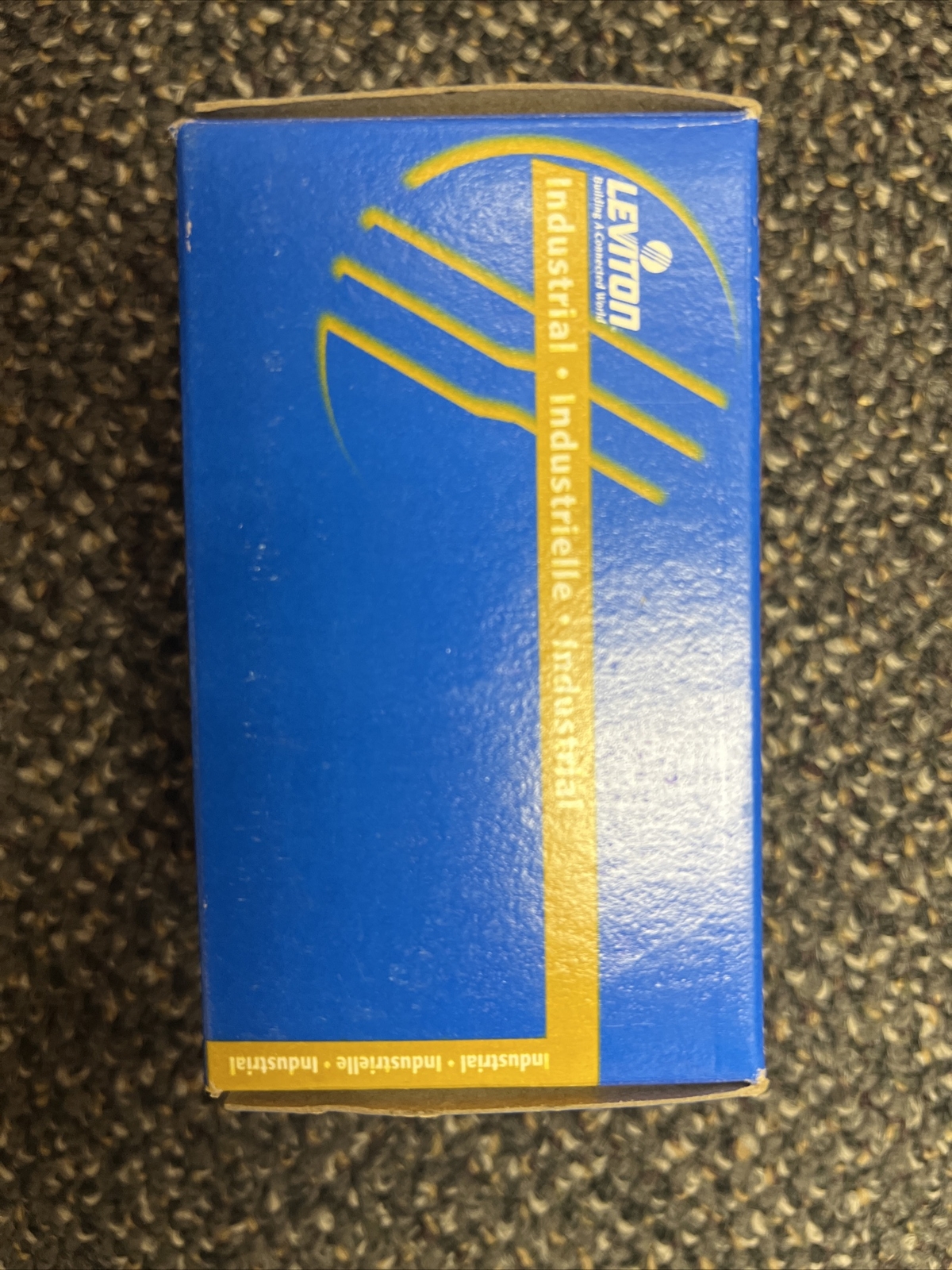 Leviton C2623 30 Amp, 250 Volt, NEMA L6-30R, 2P, 3W, Locking | eBay