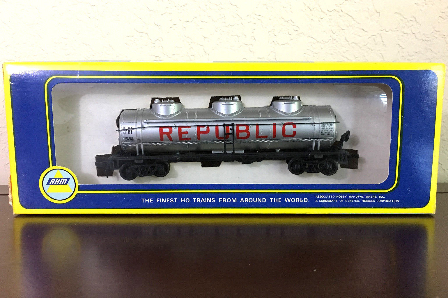 HO Scale AHM Republic 8181 Tank Car | eBay