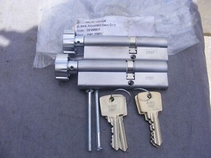 ASSA ABLOY Pair of Suited Thumbturn Lock Barrels Ideal for French doors ...