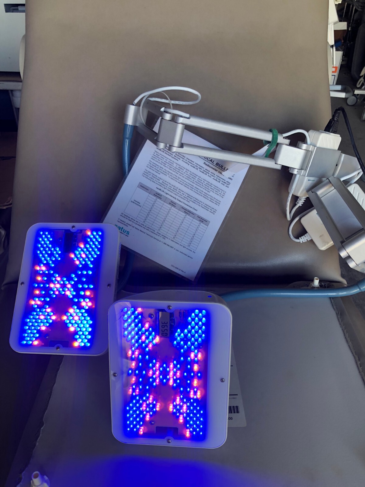 Natus Neoblue Mini LED Phototherapy light Bilirubin with table clamp ...