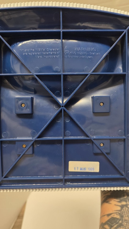 Vintage 1999 Yellow Peanut M&M Candy Lazy Boy Recliner Dispenser Toy ...