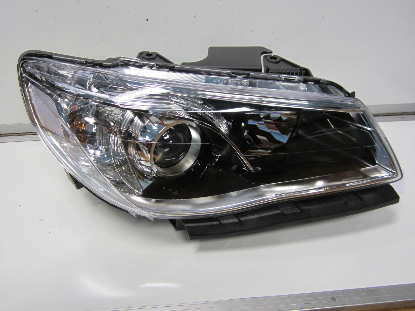 VF SS SV6 HEADLIGHTS pair NEW HOLDEN COMMODORE GENUINE HEADLIGHTS GM ...