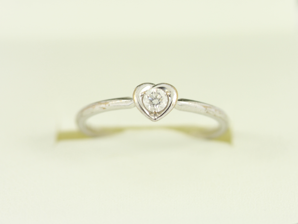 Rox Diamond Solitaire Heart Ring 9ct White Gold Ladies Size M 375 1.2g ...
