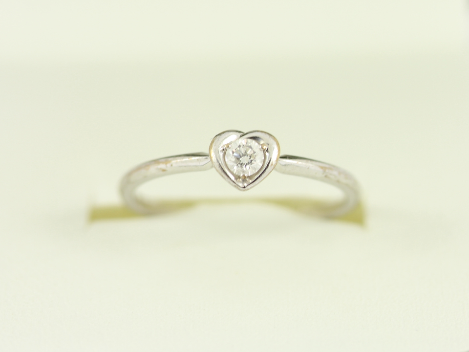 Rox Diamond Solitaire Heart Ring 9ct White Gold Ladies Size M 375 1.2g ...