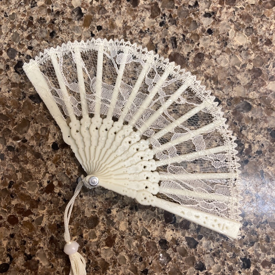 American Girl SAMANTHA - Party Treats - LACE FAN Birthday EUC | eBay