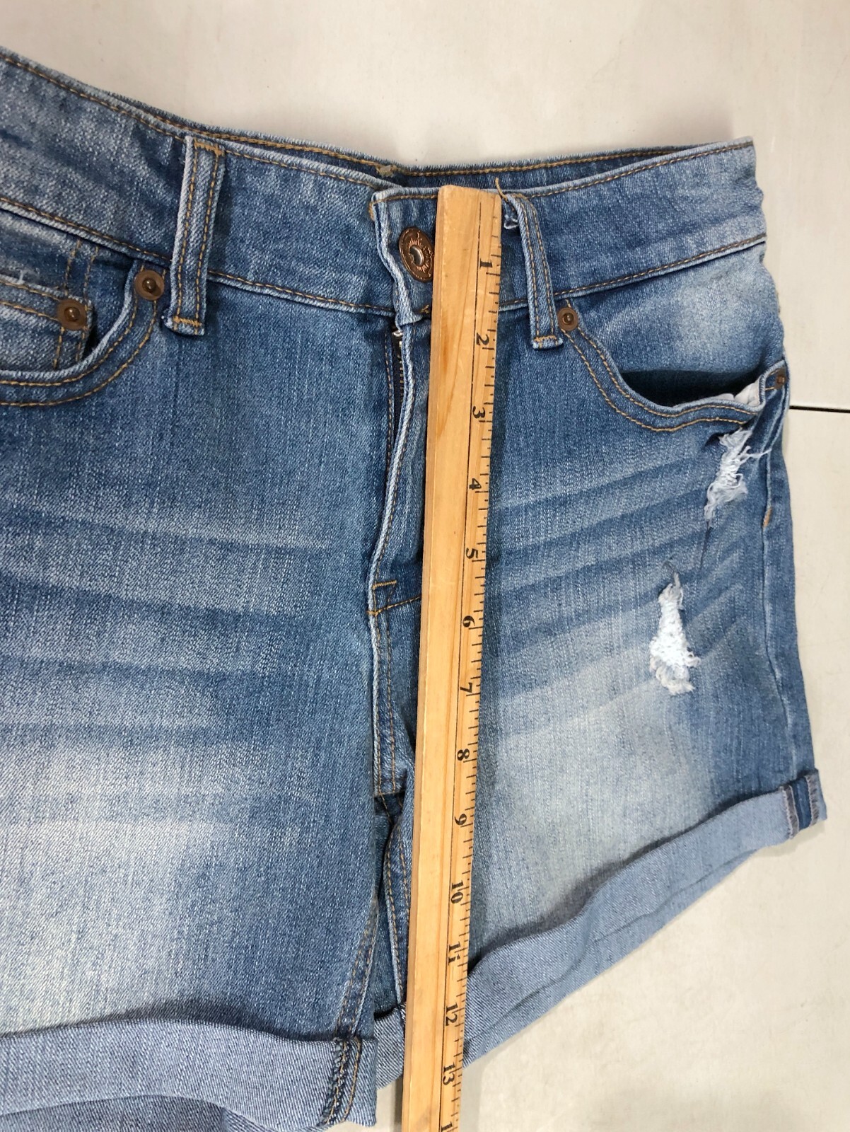 Bongo Distressed Denim Size 5 Stretch Booty Short Sho… - Gem