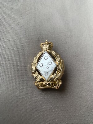 Women’s Royal Australian Army Corps (WRAAC) – Collar Hat Badge AA E90 ...