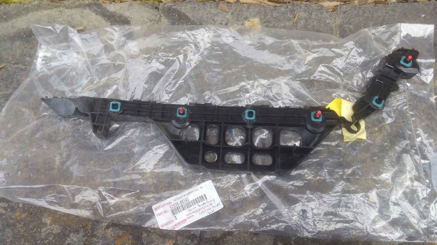 2015 2016 2017 TOYOTA CAMRY REAR BUMPER RETAINER RIGHT BRACKET OEM ...