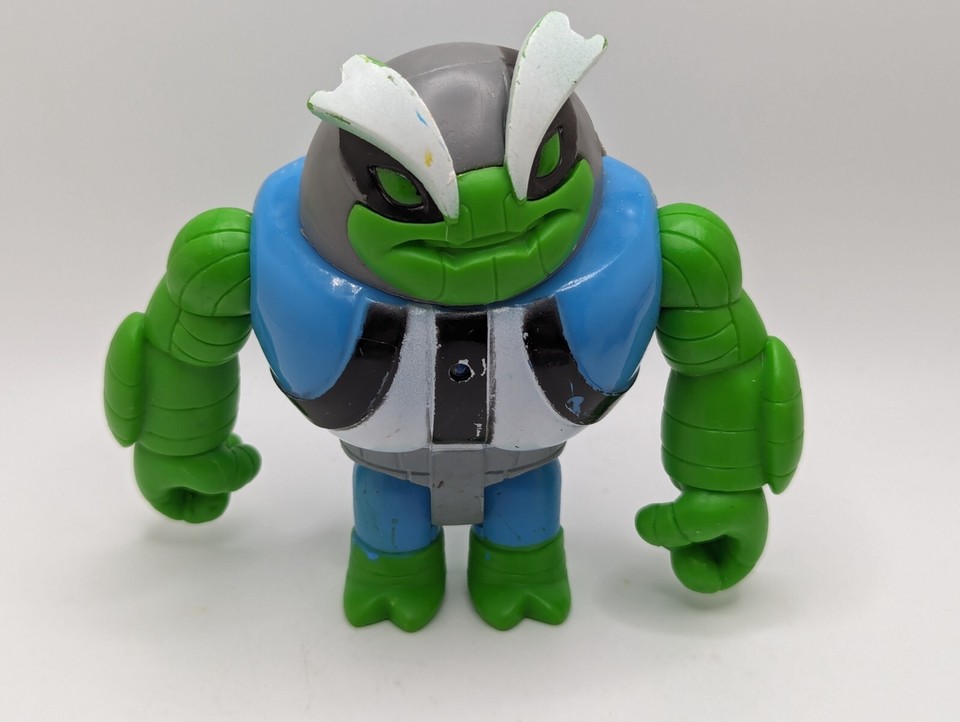 10 - Ben 10 Alien Action Figures and Suction Cup Aliens Including Some ...