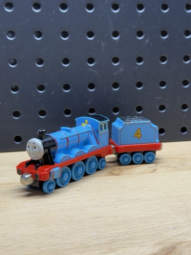 Thomas & Friends Take N Play Die Cast Train Magnetic Lot Engine Gordon ...