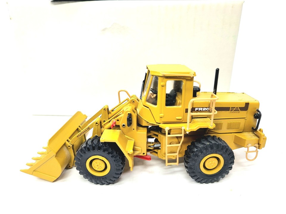 Fiat-Allis FR20B Wheel Loader - Old Cars 1:50 Scale Diecast Model ...