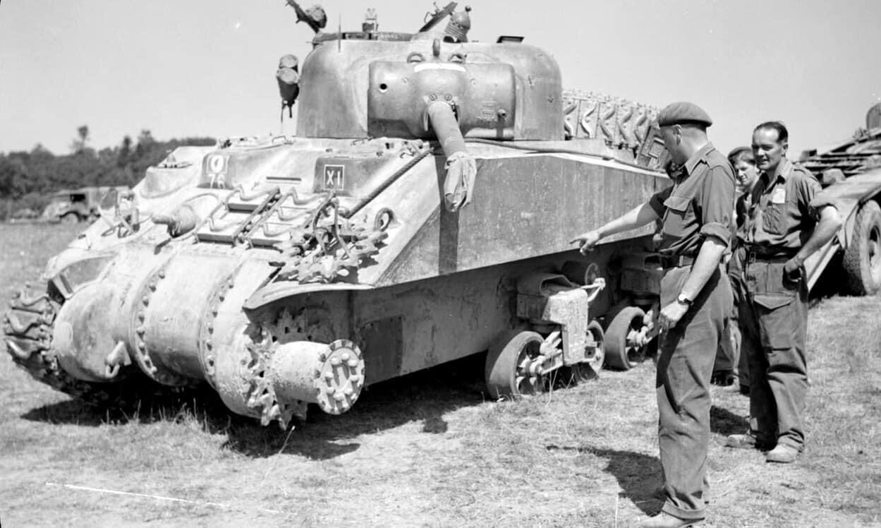 WW2 WWII Photo World War Two / Damaged British Army Sherman Tank ...