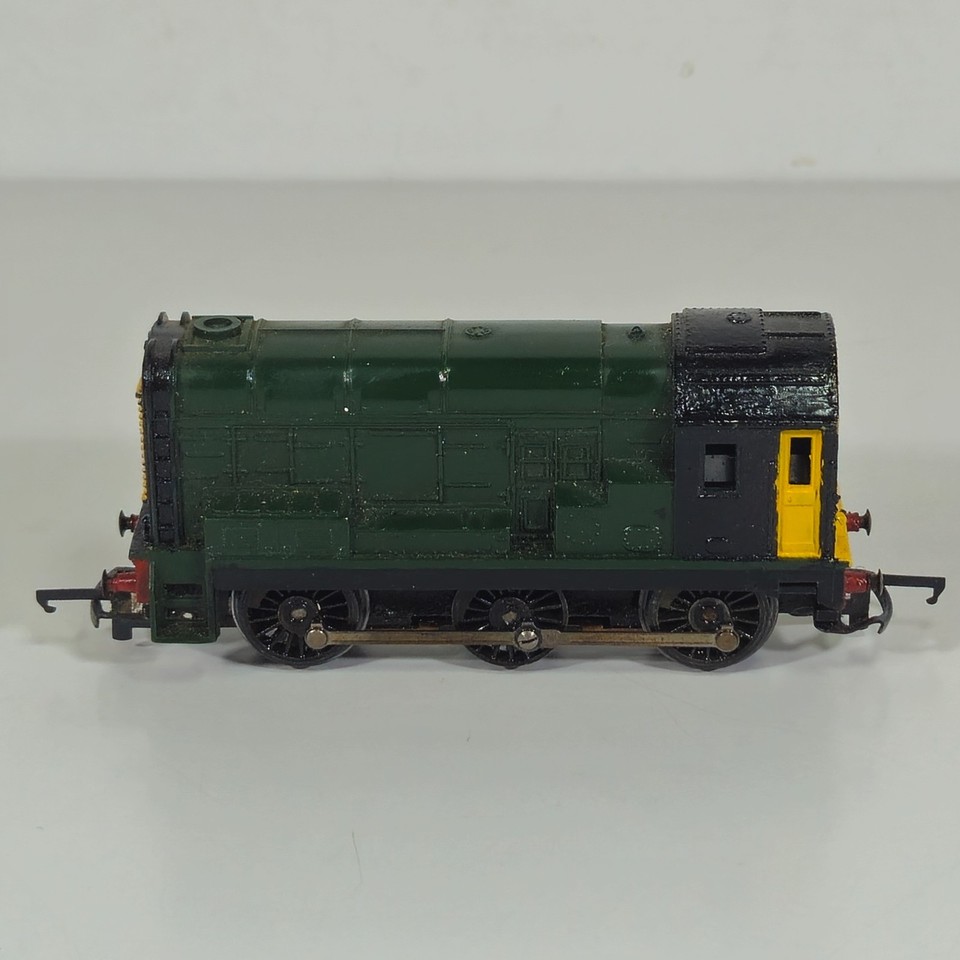 Hornby Triang OO Gauge R156-010 Class 08 Diesel Shunter Non Runner ...