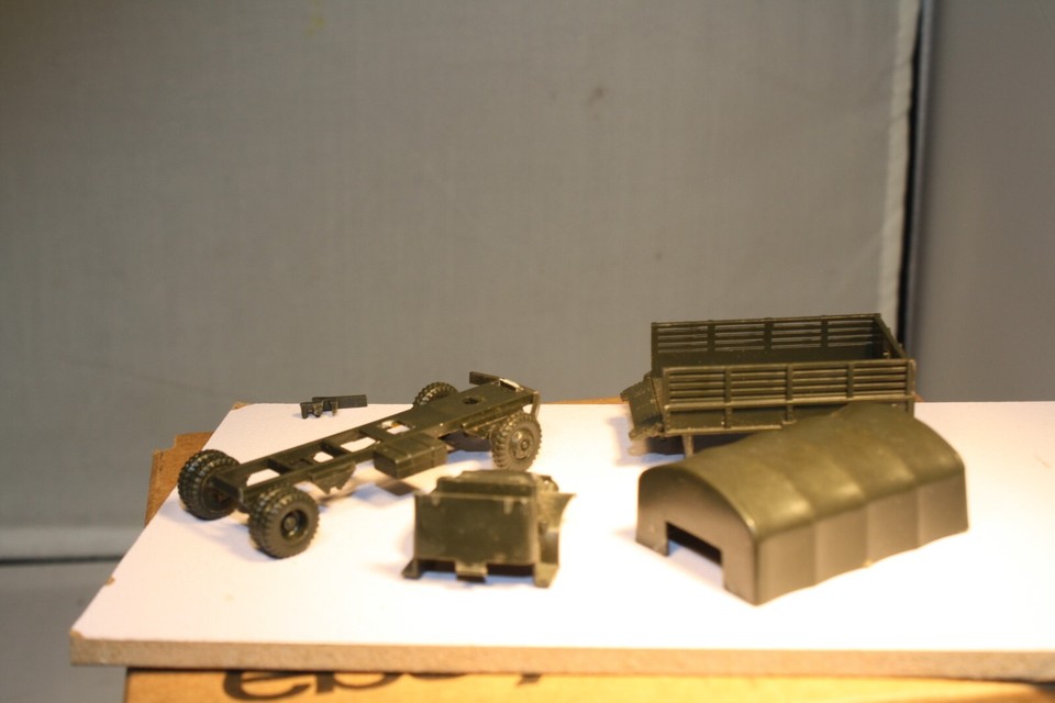 US Army M109 GMC 2.5 ton Troop Truck Parts ROCO MINITANKS Made in ...