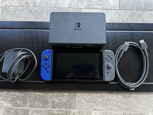 Nintendo Switch 32GB Handheld Console- Excellent Condition | eBay