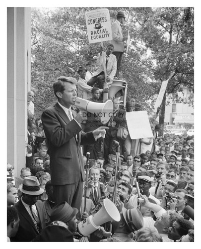 ROBERT F. KENNEDY SPEAKING CIVIL RIGHTS PROTEST RACIAL EQUALITY 8X10 ...
