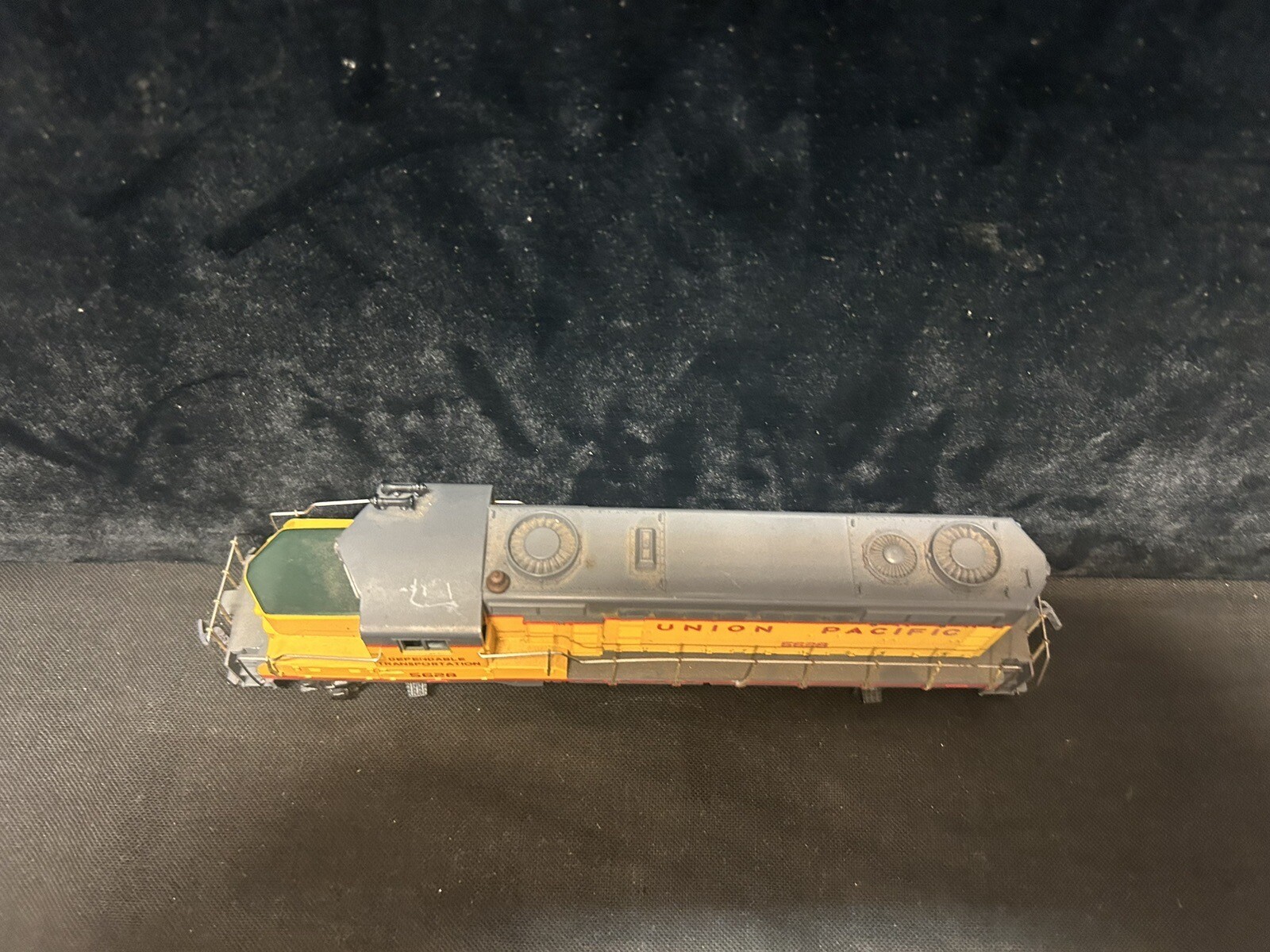 TYCO Union Pacific #5628 HO Scale Train Locomotive Engine Yellow | eBay