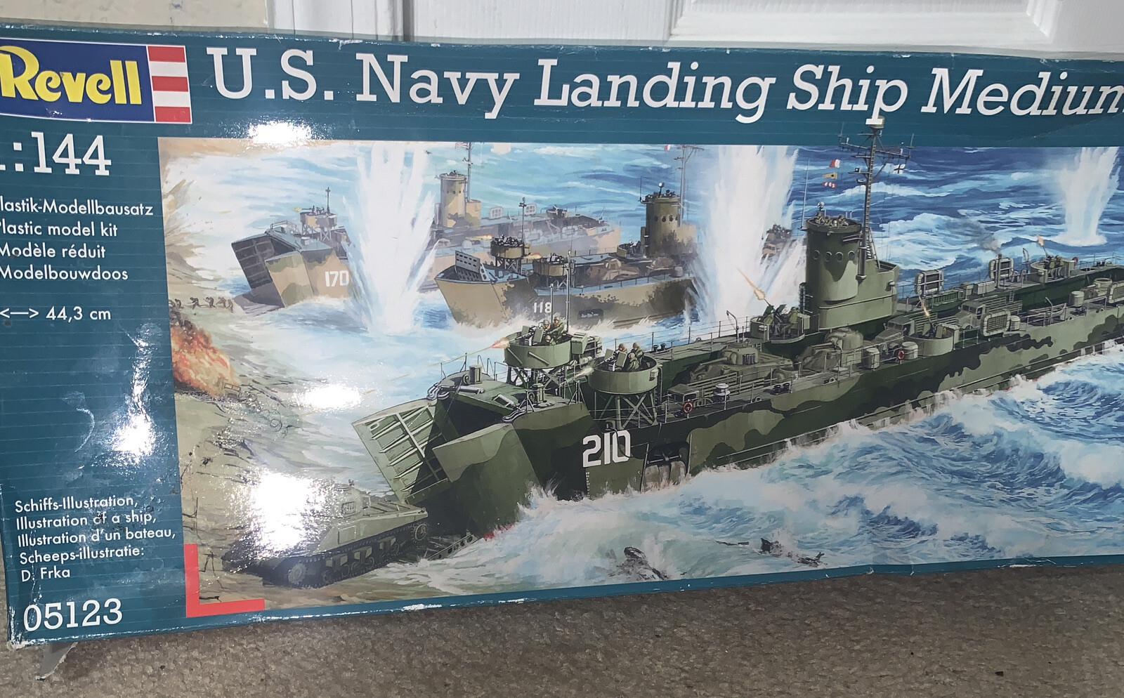 Revell Gmbh Plastic Kits #05123 1/144 U.S.Navy Landing Ship Medium ...