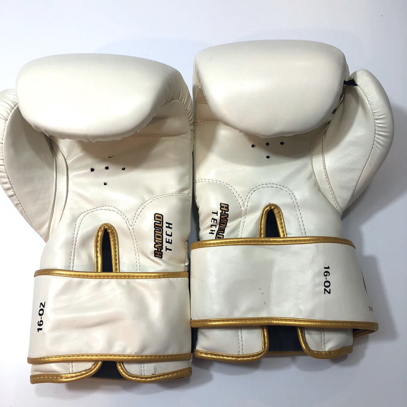 HAWK BOXING GLOVES | eBay