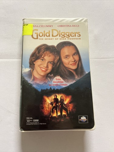 1996 GOLD DIGGERS Christina Ricci VHS Tape, COMPLETE/TESTED SEE PHOTOS ...