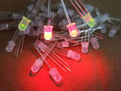 50x 5MM 3pin Common Anode LED Light Round Lamp Emitting Red Green LEDS ...