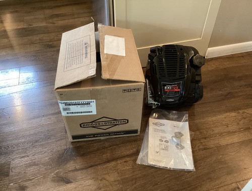 GENUINE Briggs & Stratton 725 EXi 163cc Vertical Shaft Engine #104M02 ...