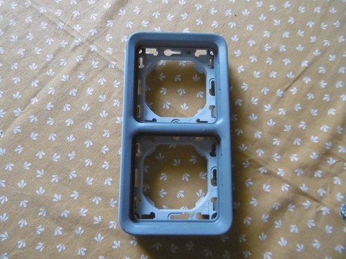 LEGRAND Plexo Support plaque 2 postes composable encastré gris IP55 ...