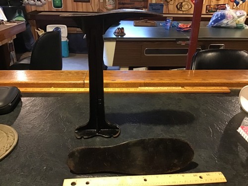 Vintage Cast Iron Cobbler Shoe Repair Stand with 2 Shoes sizes 8 1/2 ...