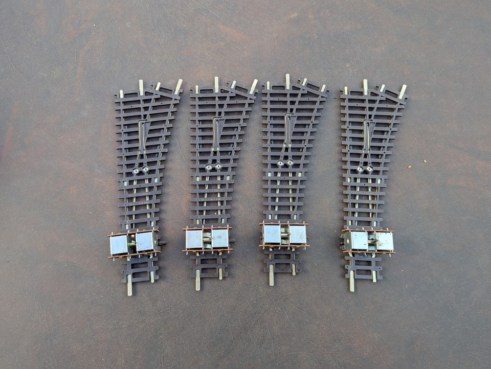 Peco OO Gauge Setrack ST-241 LH Turnout, 2nd Radius With PL 10 Motor ...