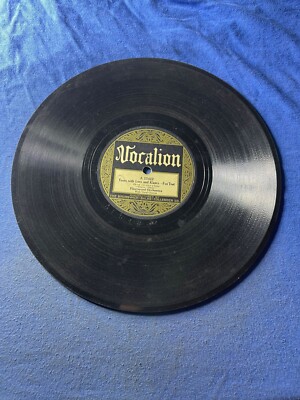 VOCALION Record 78 rpm 15422 YOURS WITH LOVE & KISSES / ROAMIN WITH YOU ...