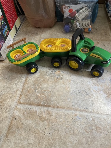 TOMY John Deere Hayride Tractor Plastic Farm Animal Sounds Pull Kids ...