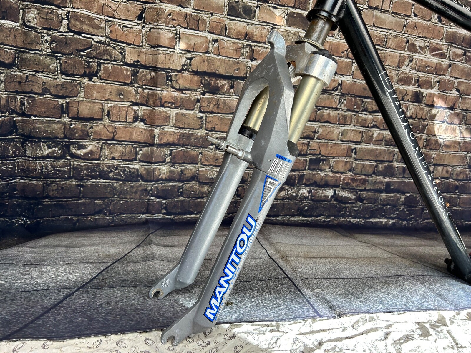 17.5 inch Diamondback Apex SE Frame Manitou Mach 5 Fork Headset BB Post ...