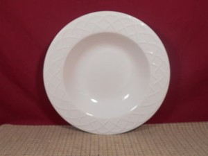 Oneida Dinnerware Picnic Pattern Rimmed Soup Bowl 9" | eBay