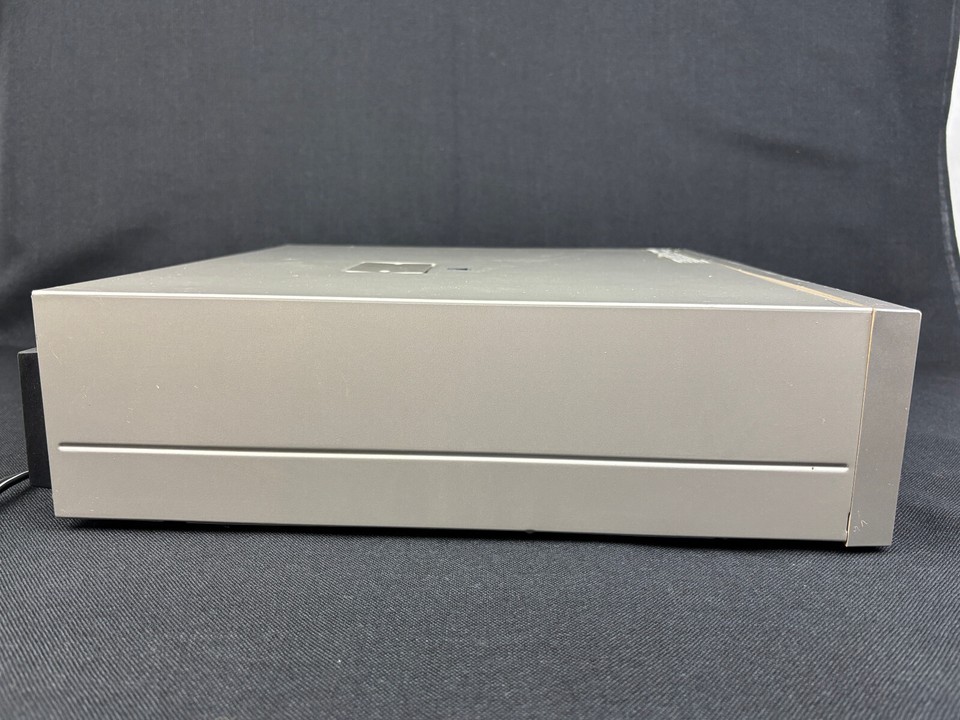 VTG Pioneer LD-700 Laserdisc Video Player w/ Pioneer Remote - POWERS ON ...