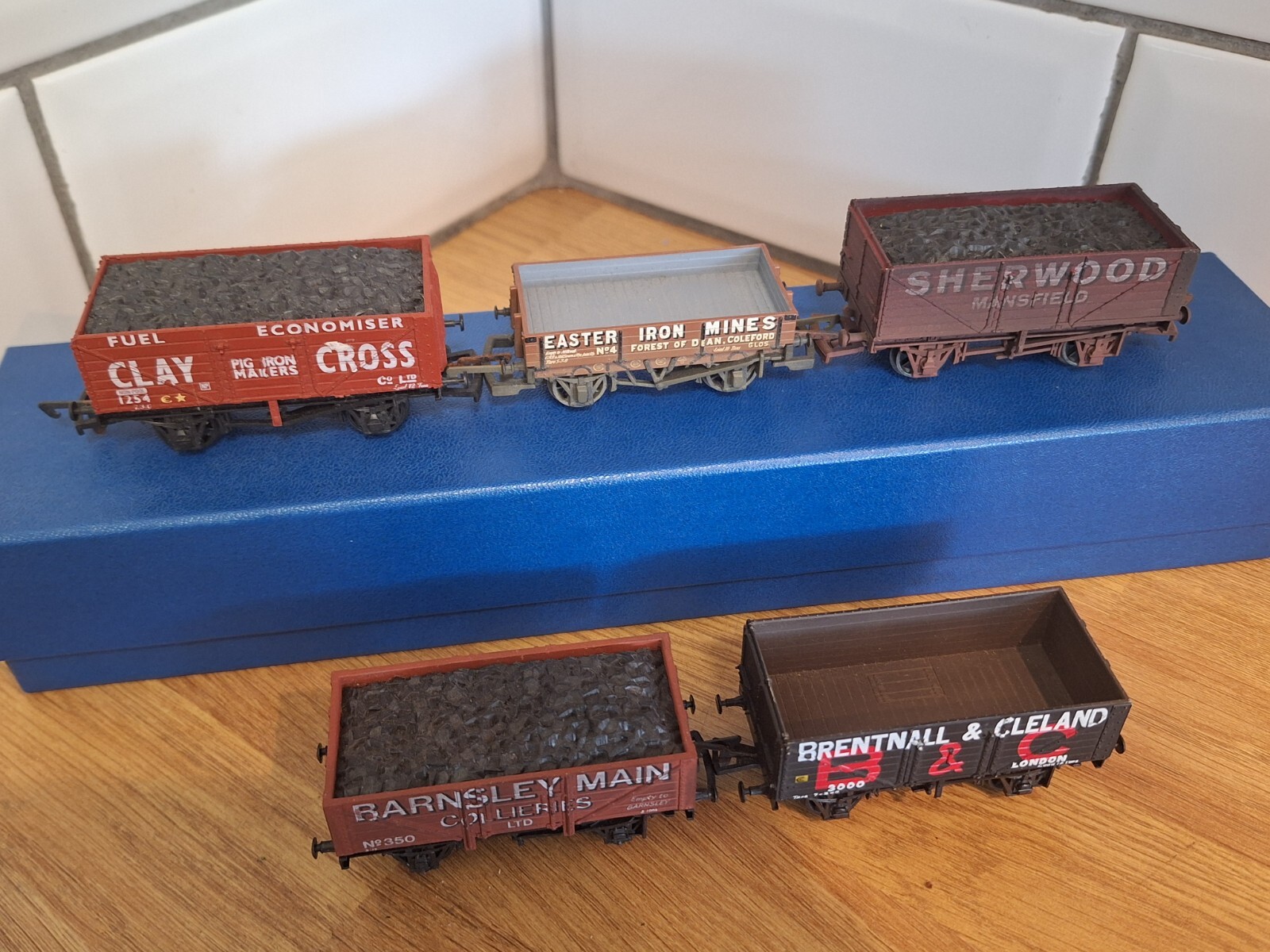 Five OO Dapol/Hornby/Mainline Wagons | eBay UK