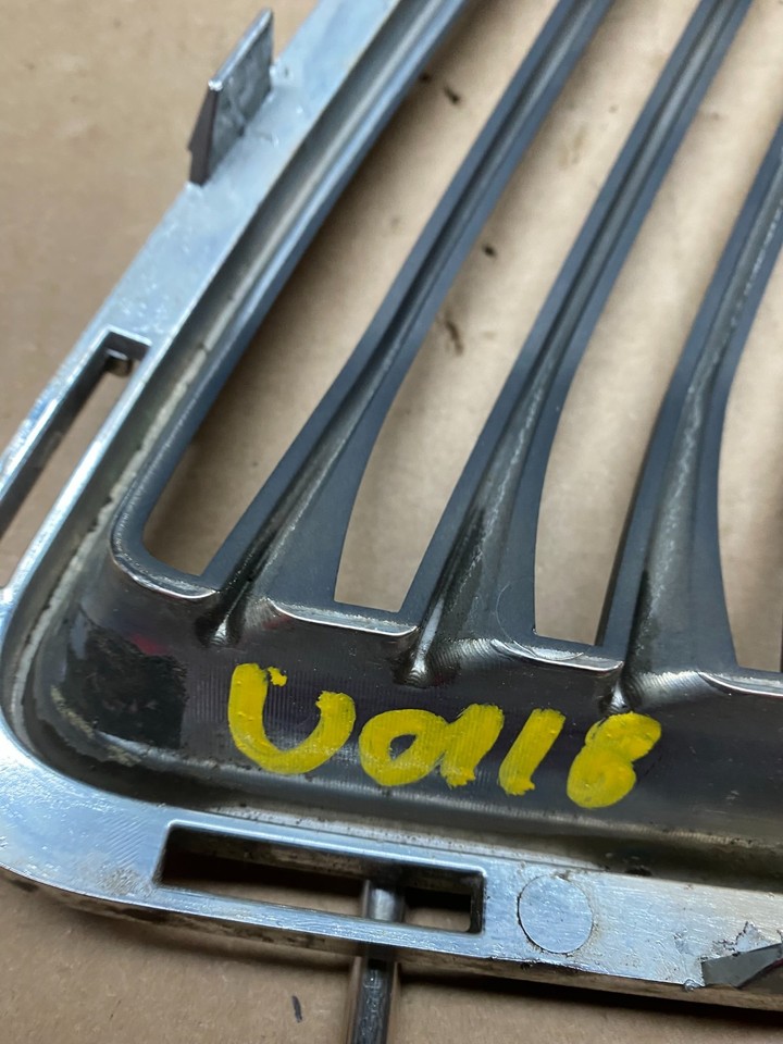 2013 to 2016 Lincoln MKT Right Passenger Side Grille Grill OEM U0118 DG ...